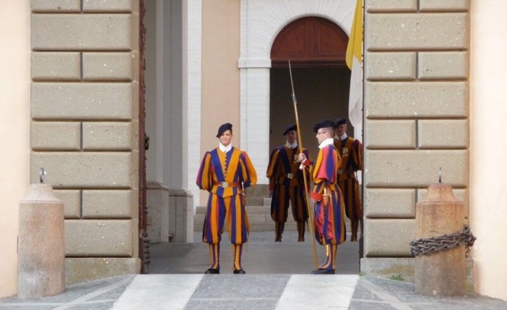 The Swiss Guards of the Vatican Are Sworn In Every May 6 - Newly ...