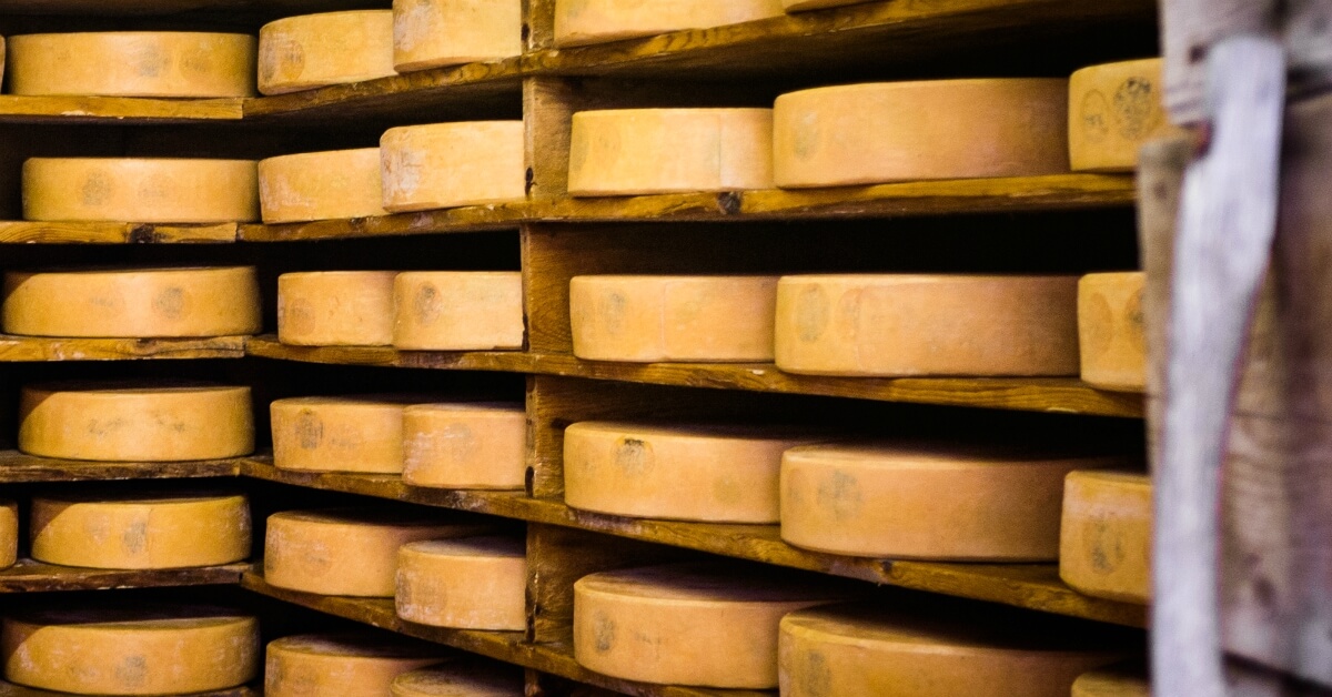 “Chästeilet” is a Swiss cheese sharing ceremony (Hasliberg)