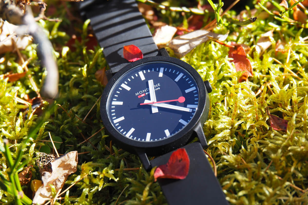 The Mondaine essence watch hits the "Zeitgeist" (Giveaway)