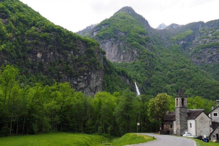 Foroglio waterfall in Ticino (How to see it) - Newly Swissed Online ...