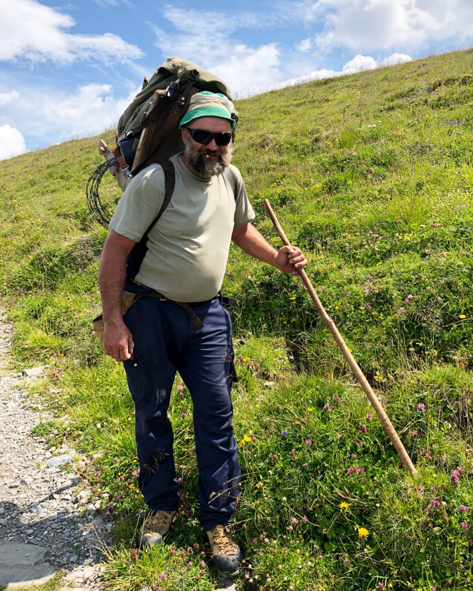 The cable car hike in Engelberg is 100 percent unique - Newly Swissed ...