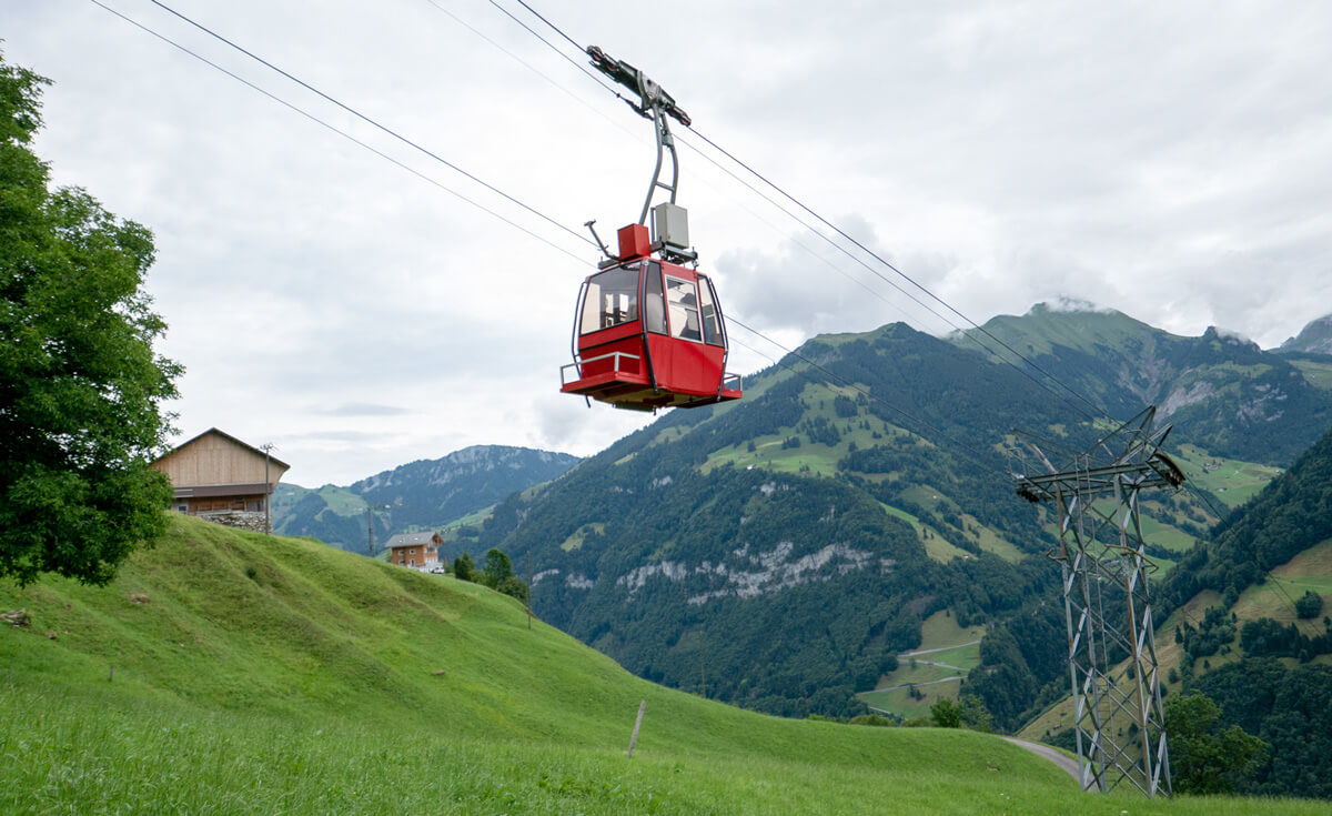 The cable car hike in Engelberg is 100 percent unique