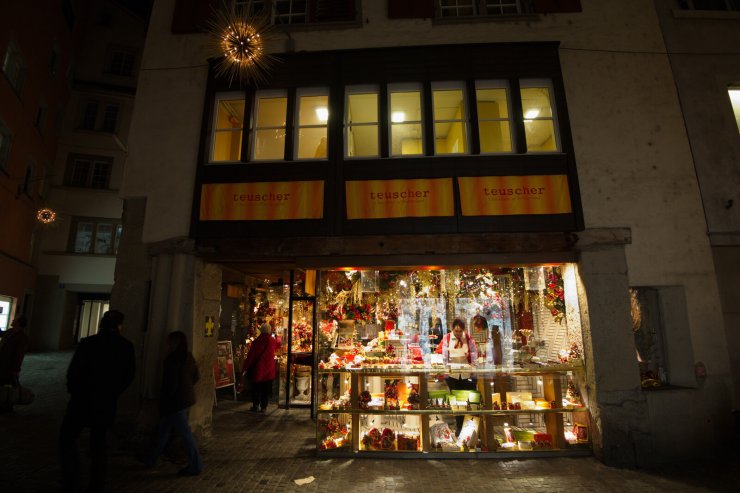 Why Teuscher Champagne truffles are otherworldly - Newly Swissed Online ...