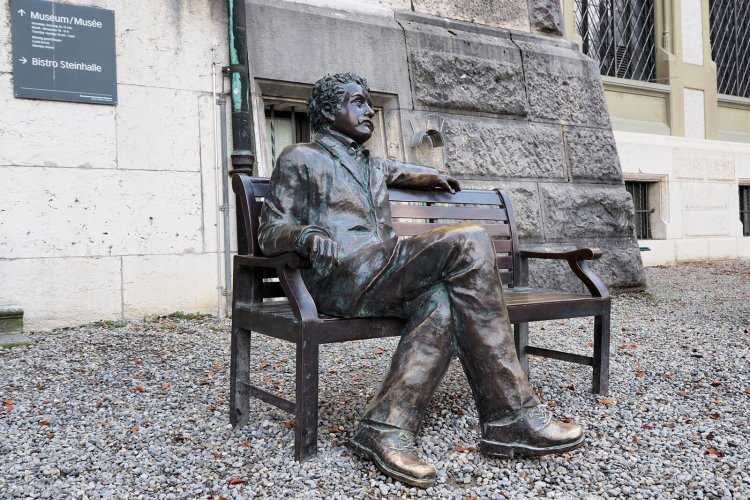 Smile! These statues in Switzerland are perfect for selfies - Newly ...