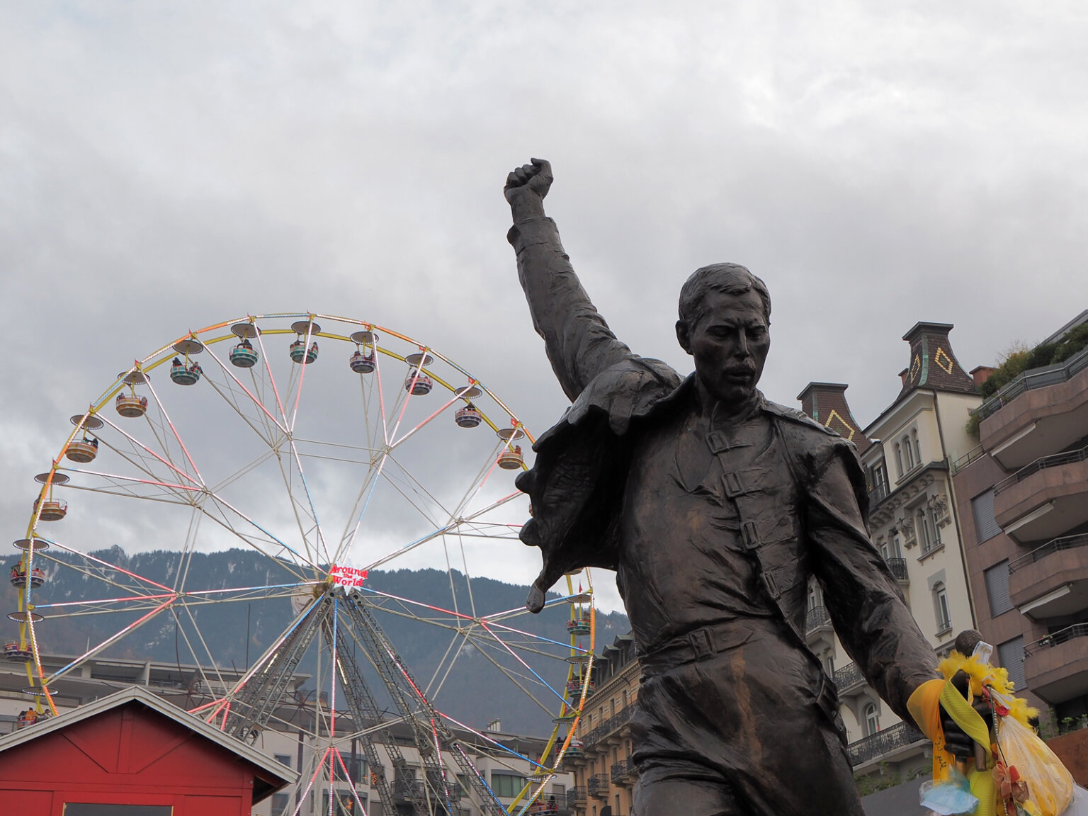 Smile! These statues in Switzerland are perfect for selfies - Newly ...