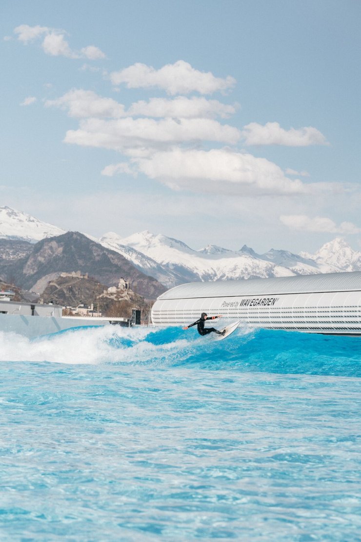 Surfing in Switzerland: Top Rivers and Pools to Try