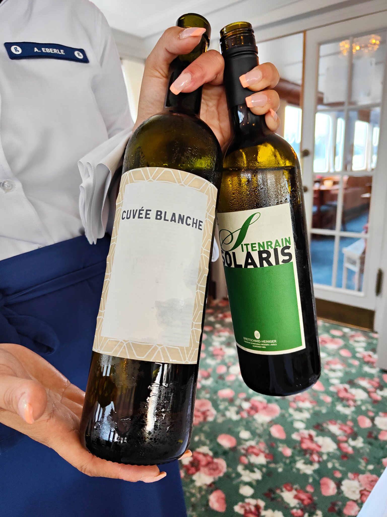 We adore the Wine and Dine Cruise on Lake Lucerne