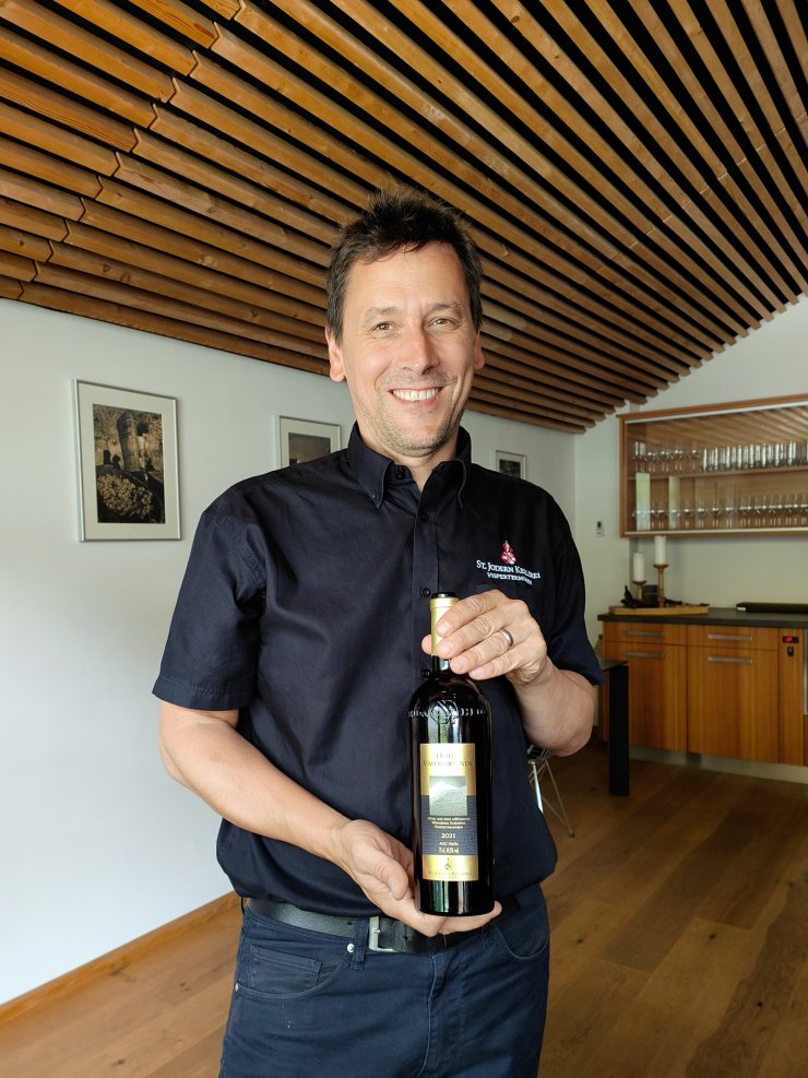 The Heida Wine Hike in Visperterminen for wine lovers