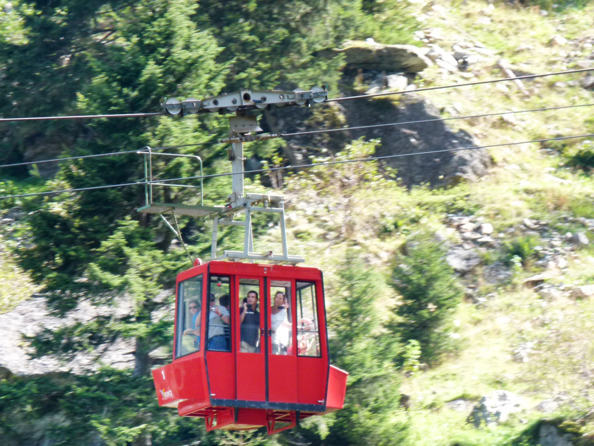 We hiked to the Trift suspension bridge (then crossed it!)